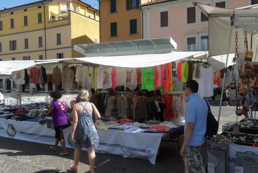 Il Mercato di Forte dei Marmi sbarca ad Albavilla | Erbanotizie Il Mercato di Forte dei Marmi sbarca ad Albavilla | Erbanotizie