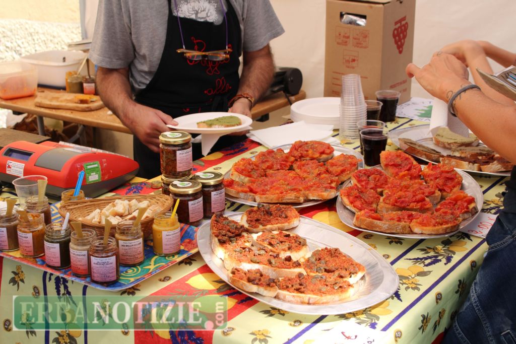 Canzo, in tanti alla BioFera. La grande festa del biologico terminerà ...